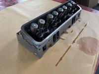 China Complete Cylinder Head for GM 5.0 GM305 V8 Engine Assembly 12552520 Iron Casting 1.84/1.94 Intake for sale