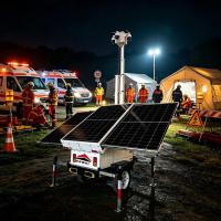 China Mobile Solar Camera Trailer Portable Solar CCTV Surveillance Tower With Telescopic Mast For Construction Site Security for sale