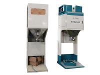 China Semi-Automatic Granule Filling Packing Machine with 10-50kg Weighing Range and Easy to Operate Design for sale