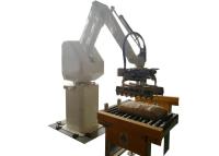 China Synchronous Belt Palletizing Robot with 4 Axis Movement and PLC Control for 500-800 Cartons/Hour in Food Industry for sale