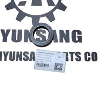 China HYUNSANG EXCAVATOR SEAL DUST 81N6-26210 81N626210 FOR R250LC3 R250LC7A HX220NL for sale