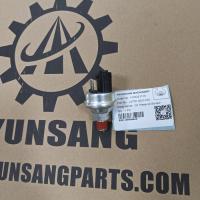China Engine Spare Parts Oil Pressure Sensor L4700-38231G0 L5200-38231G0 for sale