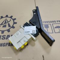 China Pedal Valve K1017382A K1017382 K1003637G K1003664D1 420-00347 426-00247B For DX140 DX160 for sale