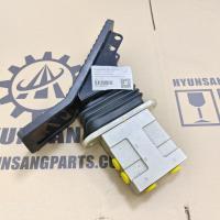 China Pedal Valve K1017382A K1017382 K1003637G K1003664D1 420-00347 426-00247B For DX140 DX160 for sale