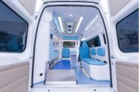 China Ford Diesel 4×2 Emergency Ambulance - 5820mm Length, 5000kg Mass, National VI Emission Standard for sale