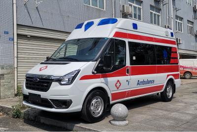 China Ford Transit Medical Ambulance 8/9 Seater Diesel 4x2 - 5820mm Length, 103kW Engine, GB17691-2018 Country VI Emission for sale