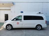 China Mercedes-Benz Medical Ambulance 2.0T Gasoline 7-Seat with 9-Speed Automatic Transmission and 2700mm Medical Cabin for sale