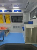 China Futian Medical Emergency Ambulance 4×2 8 Seater with 2378ml Gasoline Engine and 150km/h Top Speed for sale