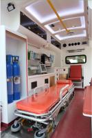 China Ford Long Axle Medical Emergency Ambulance 9-Seat Diesel 4×2 with 3750mm Wheelbase and 80L Fuel Tank for sale
