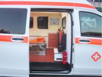 China Mercedes-Benz Weiting Gasoline Ambulance 7-Seat 4×2 Automatic with 2.0L Engine and 2700mm Medical Cabin for sale