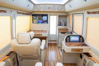 China Toyota Coaster 11-Seater Business Bus with 3956ml V6 Engine and 5-Speed Manual Transmission for sale