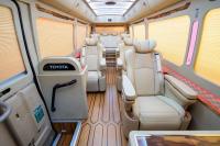 China Toyota Coaster 11-Seater Business Bus with 3956ml V6 Engine and 5-Speed Manual Transmission for sale