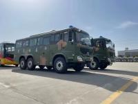 China Dongfeng Four Wheel Drive Tourist Minibus 8.2 Meters 24-31 Seats 4×4 Diesel Manual Transmission for sale