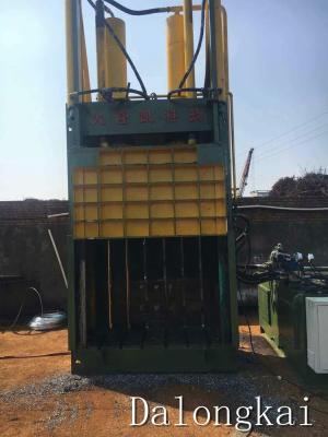 China 25 Ton Hydraulic Pressure Drive Vertical Baler Machine with Customizable Bale Size for Waste Paper and Plastic Bottles for sale