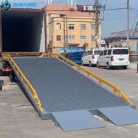 China Construction Forklift Portable Manual Movable Dock Ramp 10 Ton With Safety Guardrails for sale