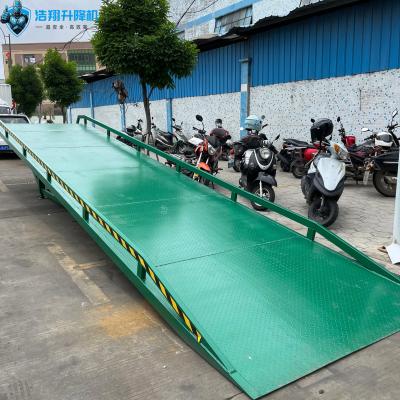 China Custom 10T-20T Cargo Mobile Loading Dock Ramps Flat Forklift Truck Leveler Terminal for sale