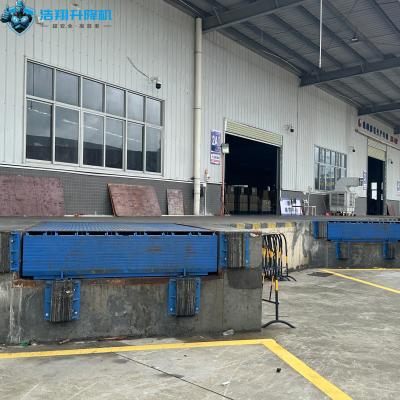 China Warehouse Loading Dock Leveler 6T Container Loading Platform for sale