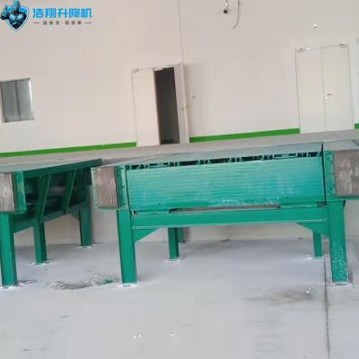 China +400mm/-300mm Hydraulic Dock Leveler For Warehouse Factory Distribution Center for sale