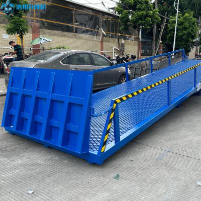 China Adjustable For Carriage Height Diamond Surface Prevents Slips Assists Forklifts for sale