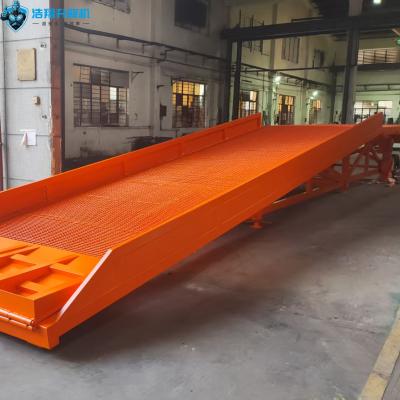 China Hydraulic Unloading Mobile Boarding Bridge Foldable Dock Ramp for Container Loading for sale