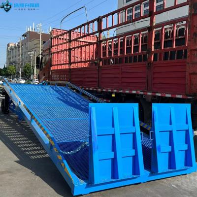 China Hollow Grid Reinforced Steel Beams 1.2-1.68 Meters Hydraulic dock ramp Portable Forklift Ramp for sale