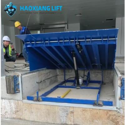China Sturdy Hydraulic Dock Leveler 6T-20T Slip-Resistant Steel Platform for Warehouse Cargo Loading for sale
