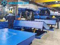 China Stationary Hydraulic Container Dock Leveler - Forklift-Matched Steel Platform with Auto Hydraulic Power & Safe Application for sale