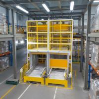 China Heavy Duty Reciprocating Vertical Material Lift Fully Enclosed Safety Fence Warehouse Cargo Lifter For Multi Floor Factory Logistics for sale