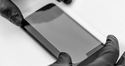 China CHIYAN-M2 Alumino-Silicate Glass 0.25-2.0mm for Cellphone Screen Protectors 1300×1100mm for sale