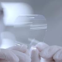 China UTG Ultra Thin Flexible Glass 0.03mm 0.05mm with 300,000+ Bending Cycles and 590 Kgf/mm² Hardness for sale
