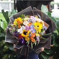 China Colorful Waterproof Golden Edge Florist Wrapping Paper for Bouquet Packing 58*58cm for sale