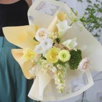 China OPP Butterfly Dance Jelly Film Color Waterproof Wrap Flower Paper Flower Bouquet Packaging Material For 520 Valentine's Day for sale