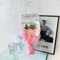 China Valentine's Day Gift Knitted Bouquet Handbag with Simulation Flowers in Multiple Colors for sale