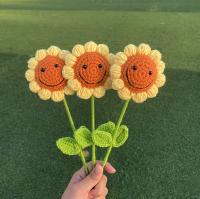 China 20x35cm Realistic Knitted Yarn Flower Bouquet with Multiple Color Choices for sale