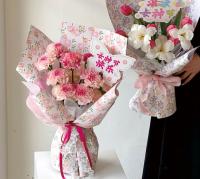 China Personalized Dainty Blossom Patterned Wrap 35*50cm Customized Color Option for sale