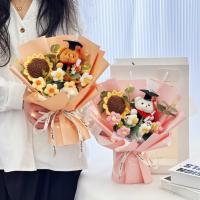 China Graduation Bear Sunflower Knit Bouquet Set Creative Handmade Gift Yarn Flower Gift for Teachers Birthday Gift for sale