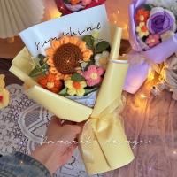 China Creative gifts for Valentine's Day and Teachers' Day rose woolen flower bouquets sunflower knitted flowers handmade finished products as birthday gifts for sale