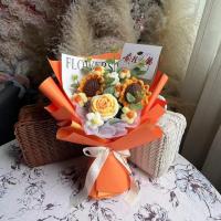 China Examination Gifts Flower Bouquets Dried Flowers Woolen Sunflowers and Roses for Girlfriend and Best Friends as Birthday Gifts or Graduation Presents for sale
