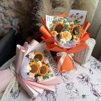 China Examination Gifts Flower Bouquets Dried Flowers Woolen Sunflowers and Roses for Girlfriend and Best Friends as Birthday Gifts or Graduation Presents for sale