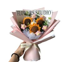 China Examination Gifts Flower Bouquets Dried Flowers Woolen Sunflowers and Roses for Girlfriend and Best Friends as Birthday Gifts or Graduation Presents for sale