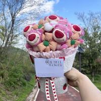 China Cartoon Strawberry Bear Doll Flower Bouquets Strawberry Bear Flower Bouquets for Girlfriend as Doll Flower Bouquets on Qixi Festival Valentine's Day for Graduation Confessions for sale