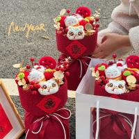 China New Style Flower Bouquets Good Luck Gifts Hug Bucket Lucky Cat Doll Flower Bouquets Spring Festival Living Room Desktop Ornaments for sale