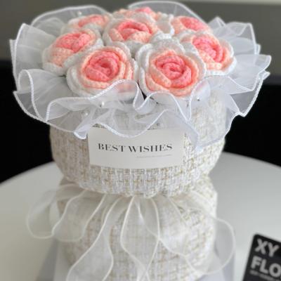 China Festival Flower Bouquets Knitted Woolen Flowers Eternal Flowers Knitted Roses Creative Birthday Gifts Flower Bouquets for Girlfriend and Best Friends for sale