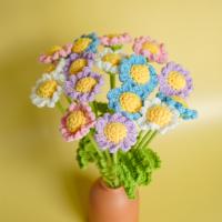 China Knited Pile Hand-crocheted Daisy Flower Bouquet Multiple Color Choices for sale