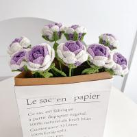 China Handmade Crochet Gradient Rose Artificial Flowers, Floral Decor, Hyper-Realistic Blooms for Festive Gifting for sale