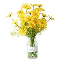 China Artificial Daisy Flowers Silk Chamomile Bouquet in Multiple Color for Living Room and Mall Display for sale