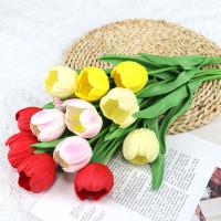 China Tulip Variety Fake Wedding Bouquet Plastic Floral Arrangement in Multiple Colors for Weddings for sale