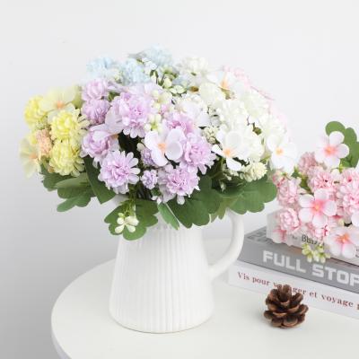 China Plastic Hydrangea and Daisy Bouquet A Timeless Addition to Your Home or Event for sale