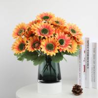 China 20x27cm Artificial Sunflower Bouquet Made of Durable Plastic for Long-Lasting Beauty for sale