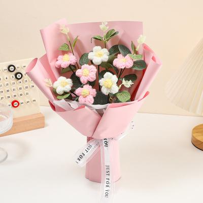 China Handmade Yarn Flower Bouquet Crochet Knitted Floral Gift Faux Blooms Handheld Bouquet with Multiple Color for sale